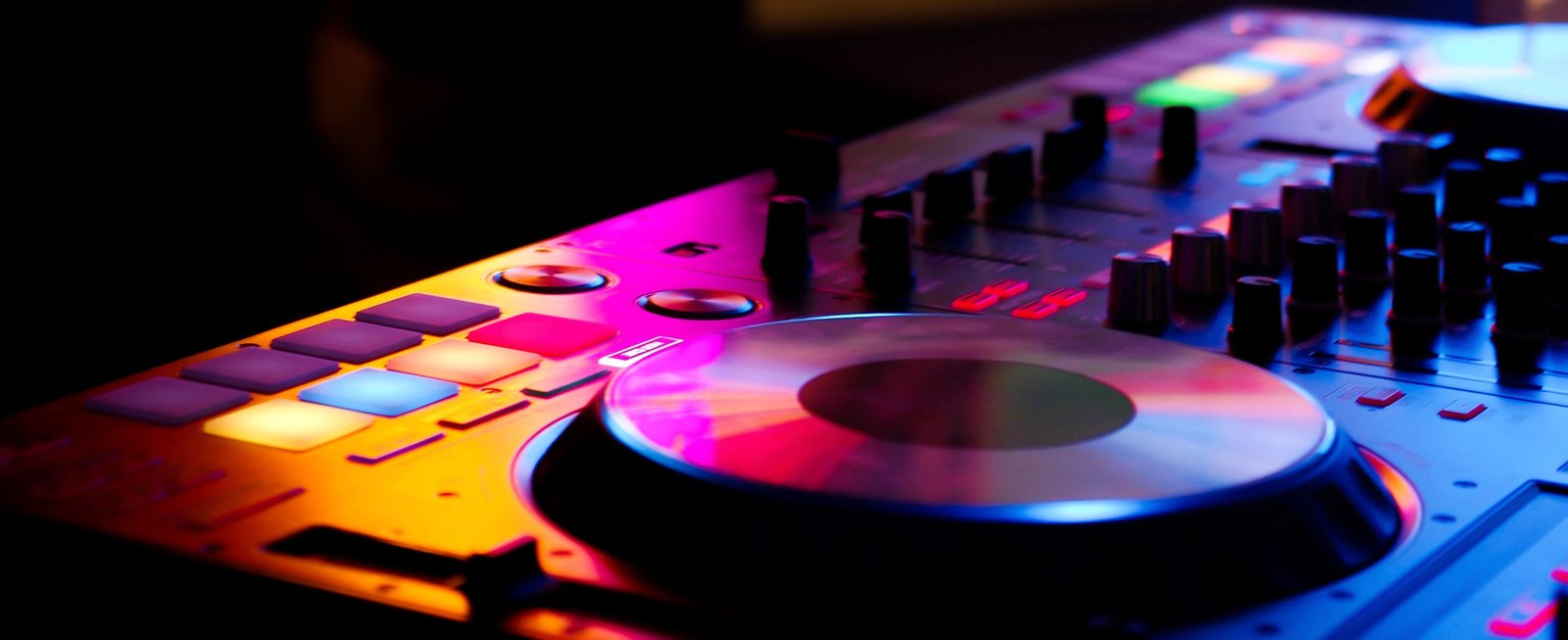 Why Music Producers Make The Best DJs - EDM Tips
